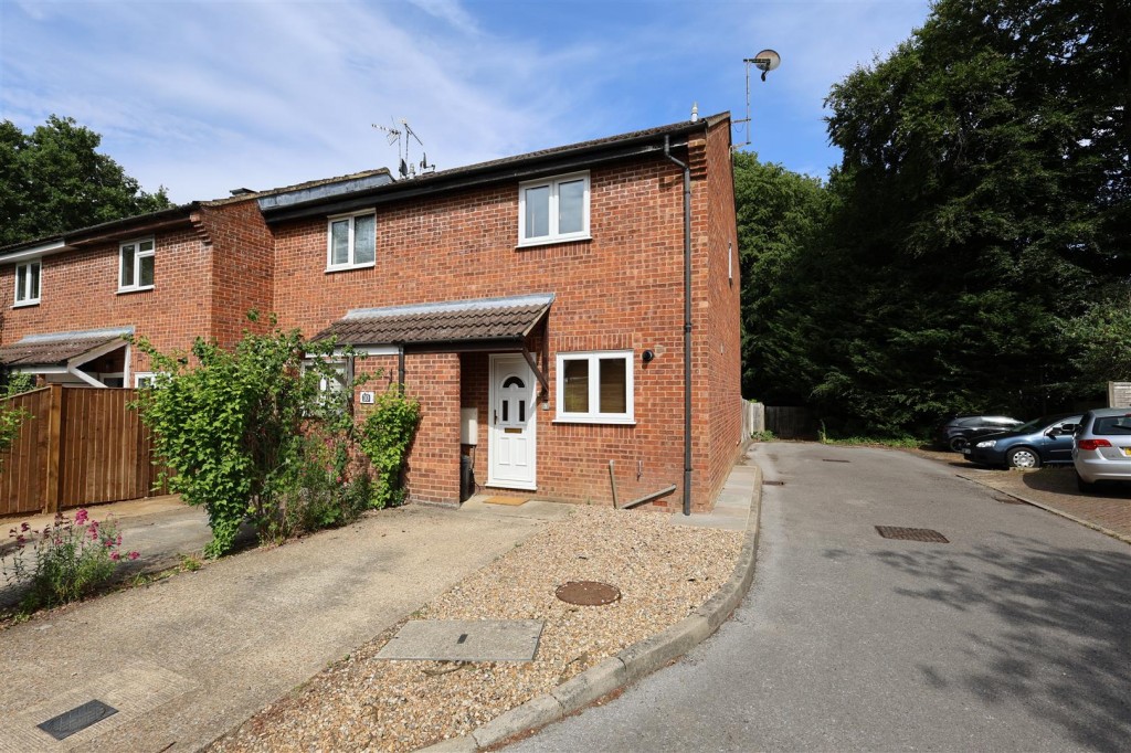 Cross Keys Close, Sevenoaks, 2 bedroom, House - End Terrace